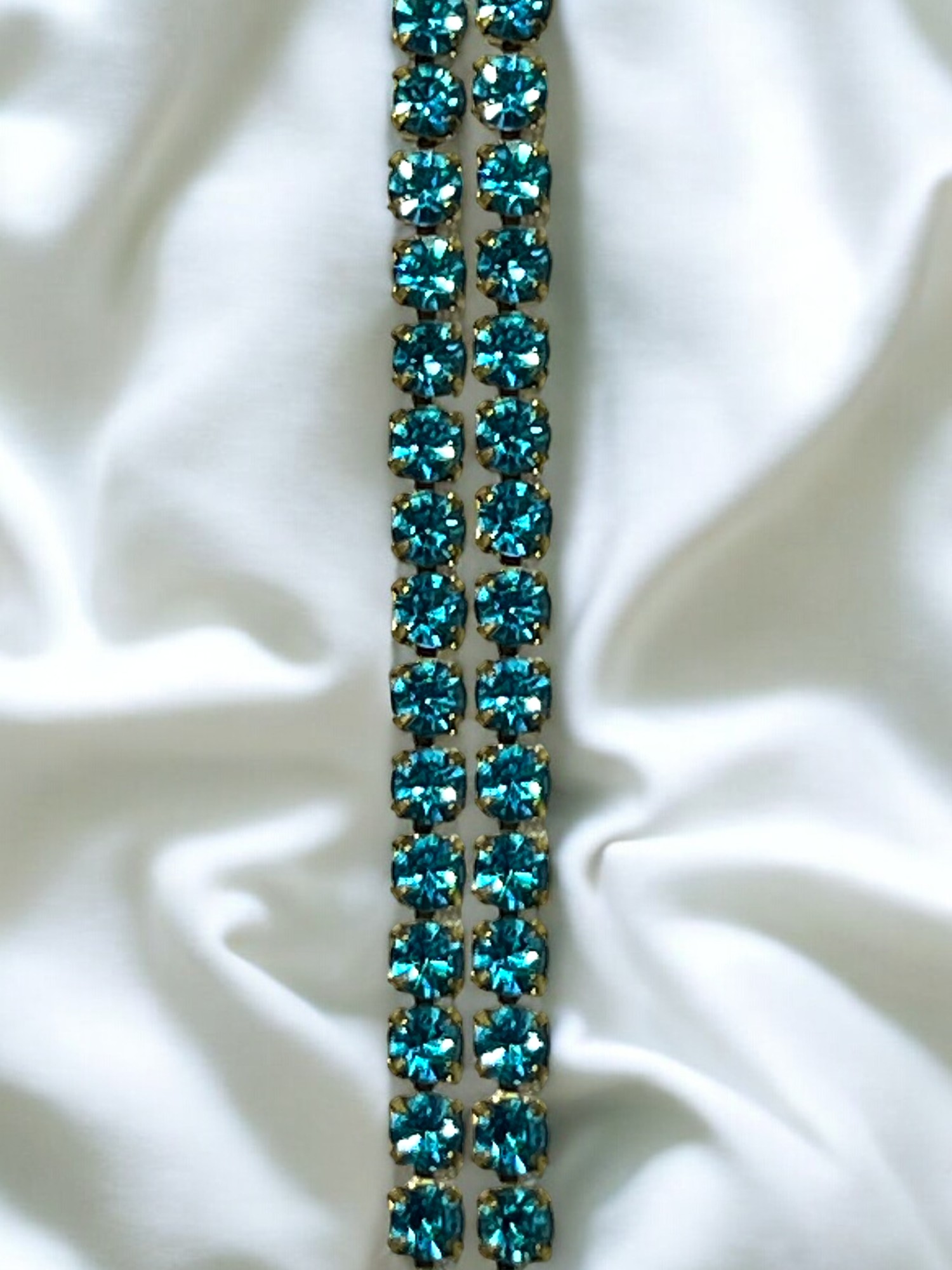 Rhinestone Lines ( 2mm, 1meter ) – sabis